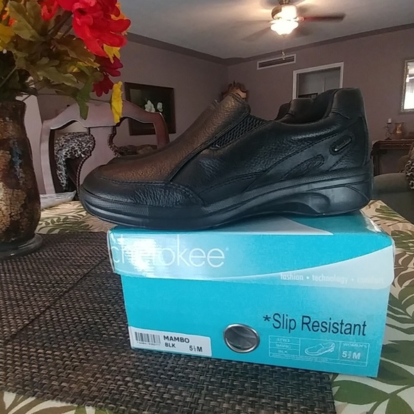 Cherokee | Shoes | Nwt Cherokee Mambo Nursing Shoe Black 5 2 | Poshmark